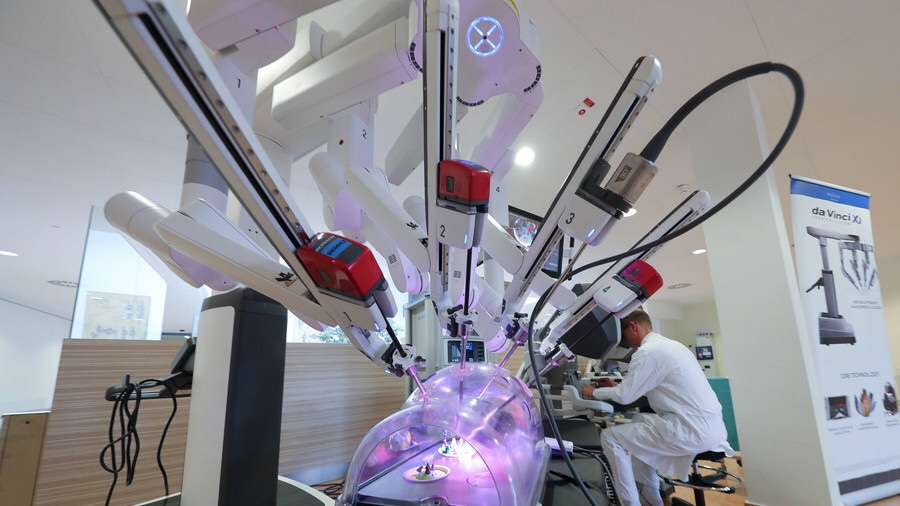 UK’s first robot-assisted heart valve surgery results in patient’s ...